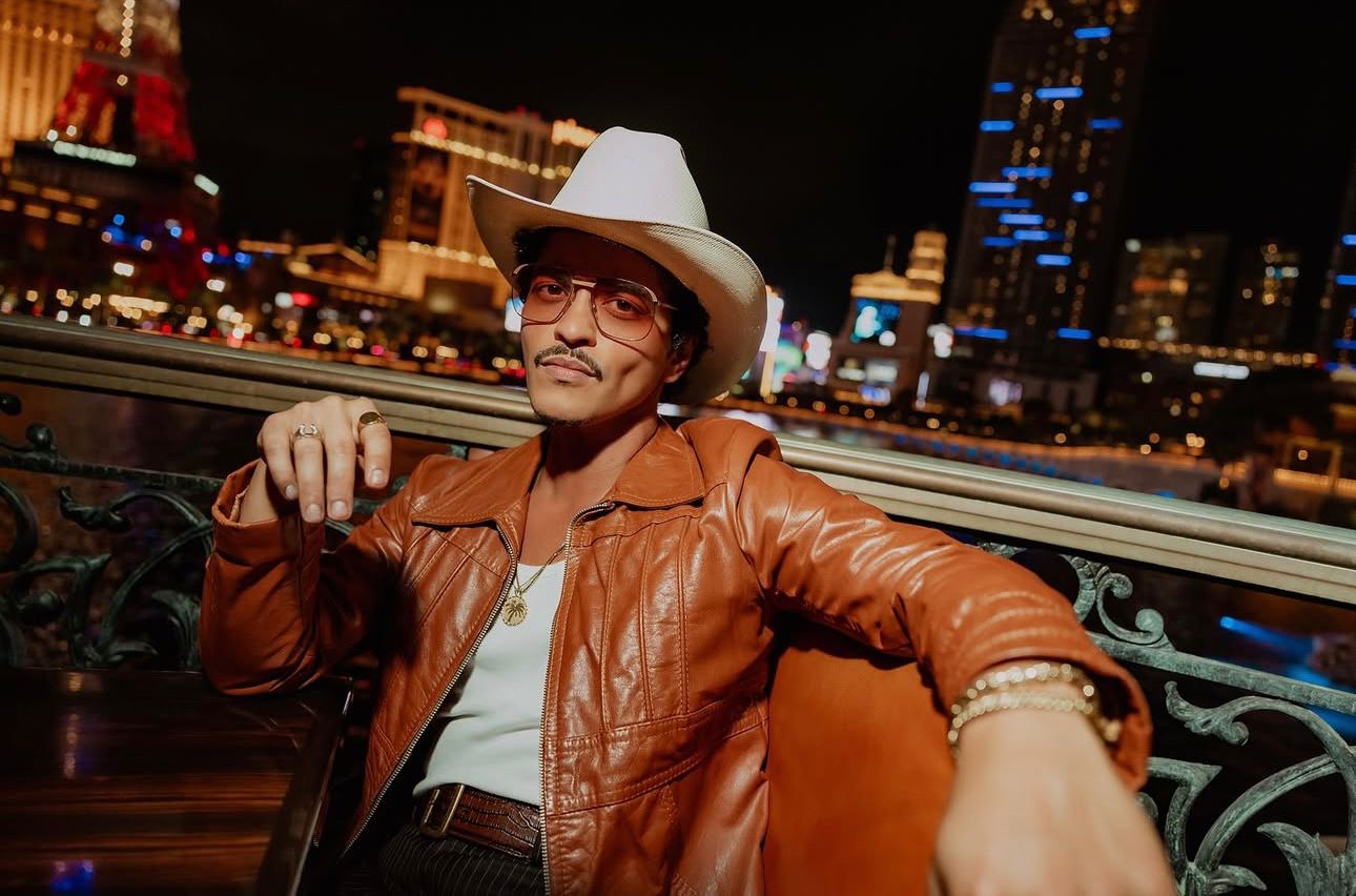 Bruno Mars, o nosso ‘Bruninho Márcio’, retorna com seu aguardado quarto ...